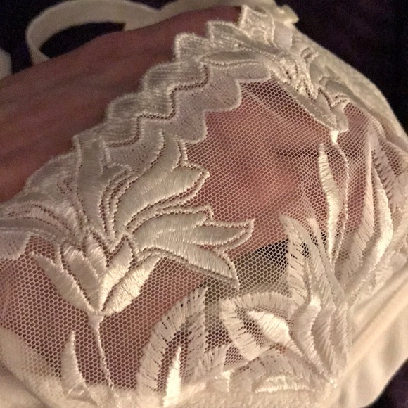 Chantelle | Intimates & Sleepwear | Chantelle Bra 36c | Poshmark